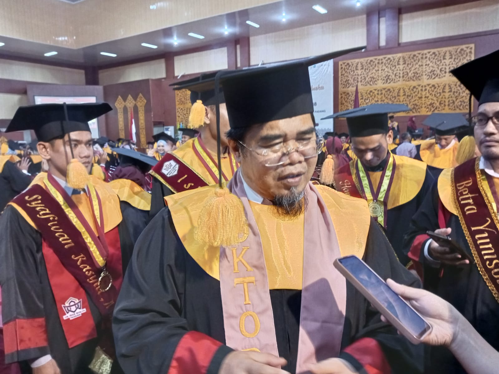 Ketua MUI Sumbar Raih Gelar Doktor di Pascasarjana UIN Imam Bonjol ...