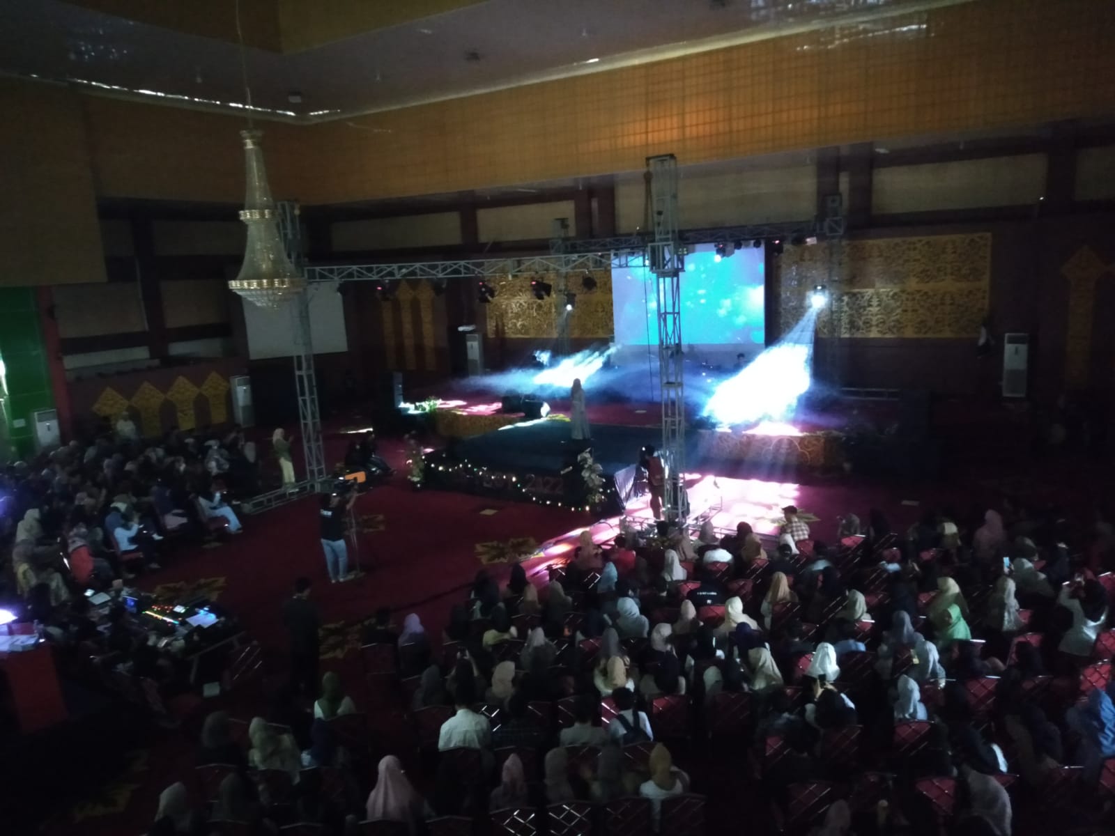 Antusiasme Penonton pada IB Fest 2022 UKM Musik Kampus - LPM Suara Kampus