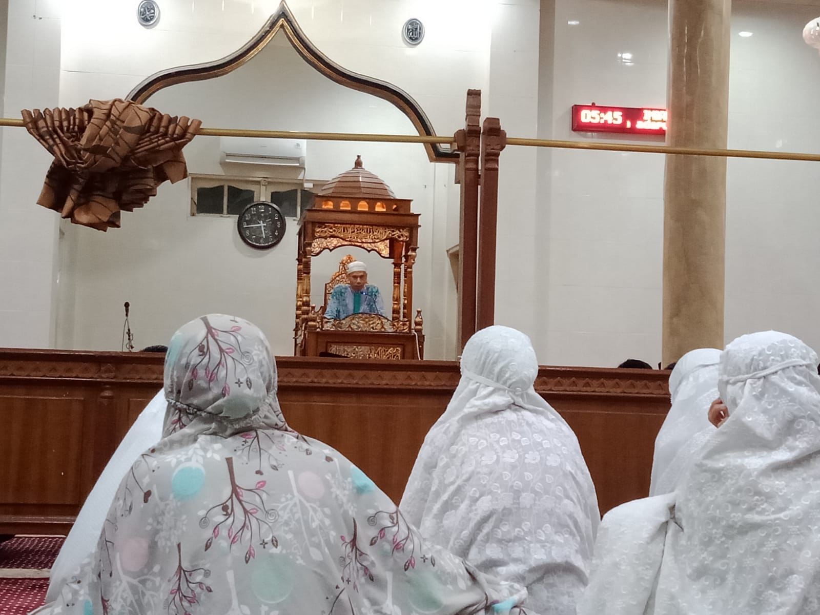 Tausiah Subuh: Irwan Rasyid Sampaikan Keutamaan Salat Sunah - LPM Suara ...